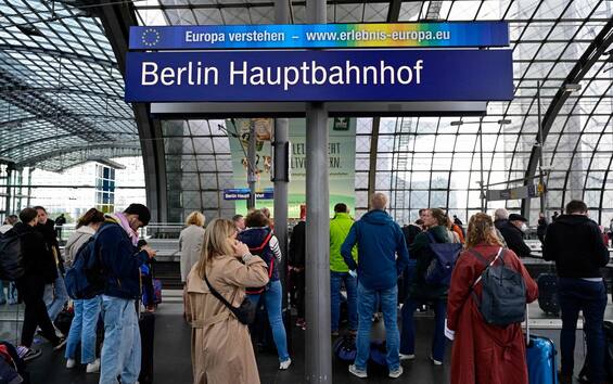 Germany, ticket at 49 euros per month to travel throughout the country ...